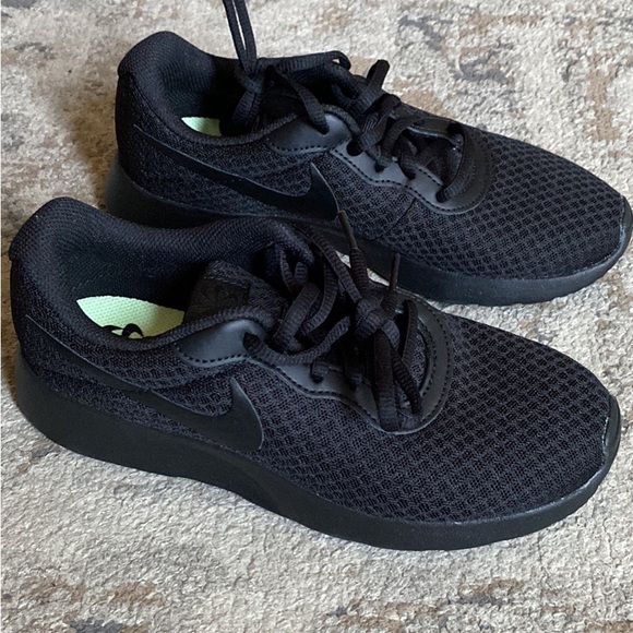 Nike | Shoes | Womens Nike Tanjun | Poshmark